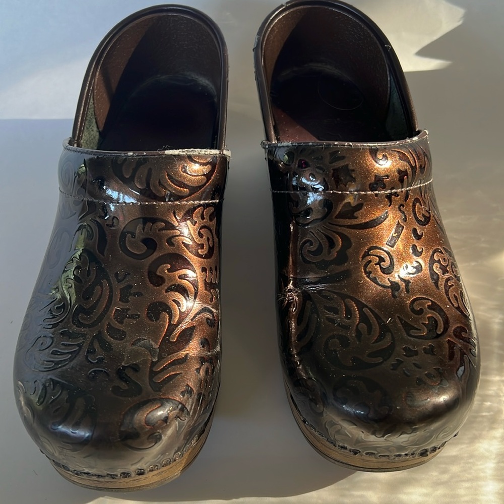 Dansko Professional Patterns Clogs Metallic Copper Si… - Gem